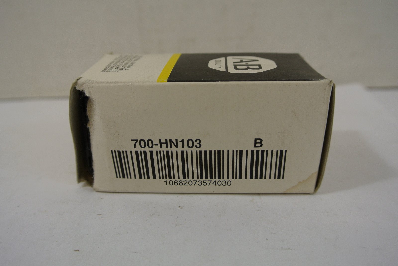 New Surplus Allen Bradley 700-HN103 Ser B Type H 14 Blade Socket 7A ...