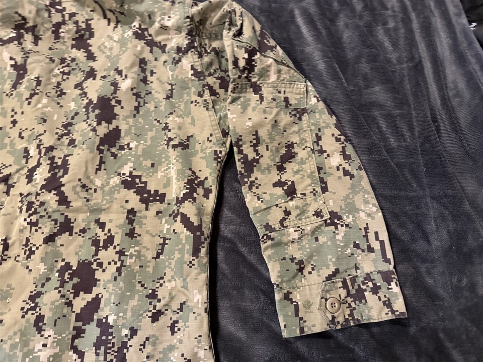 US NAVY BLOUSE WORKING UNIFORM TYPE III DIGITAL CAMO SZ SMALL | eBay
