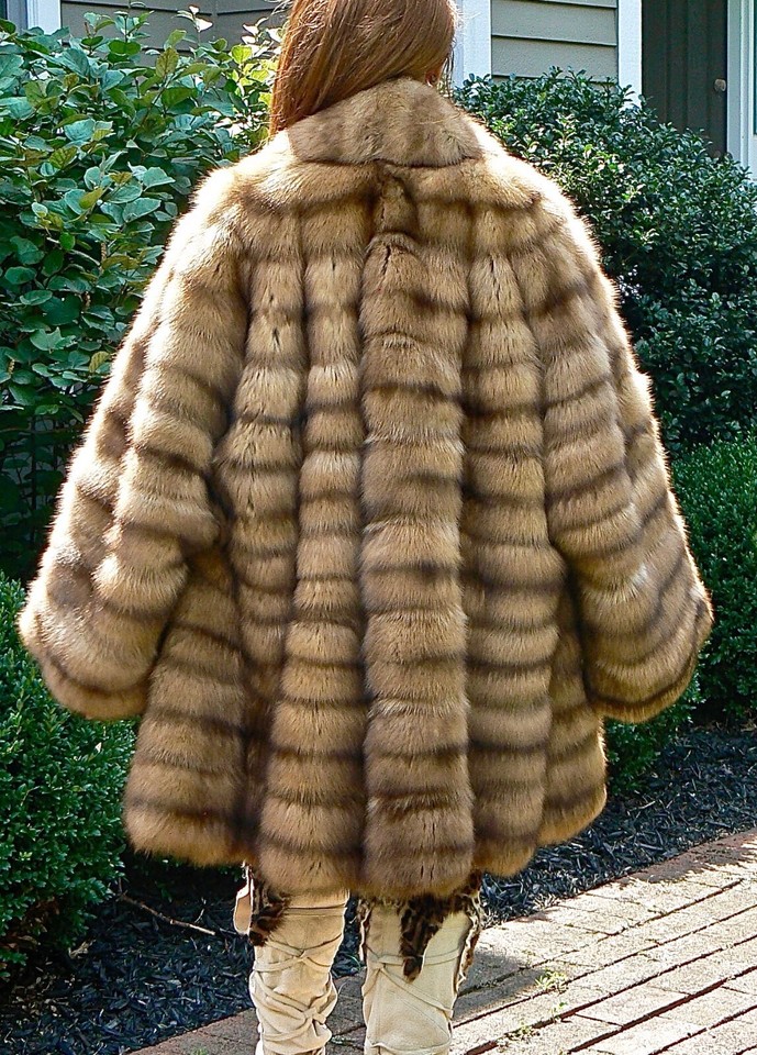 M. CHIARAVELLI GOLDEN RUSSIAN SABLE FUR SWING COAT**HORIZONTAL PELTS**M ...