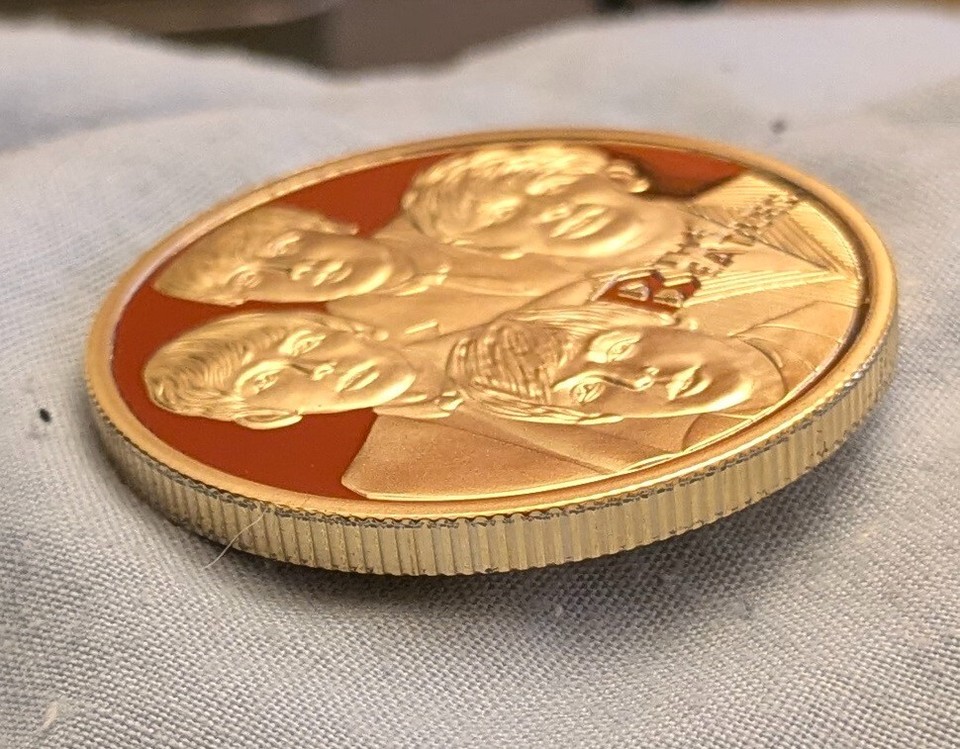 Beatles Gold Coin Liverpool Pop Music Rock n Roll Paul McCartney Old ...