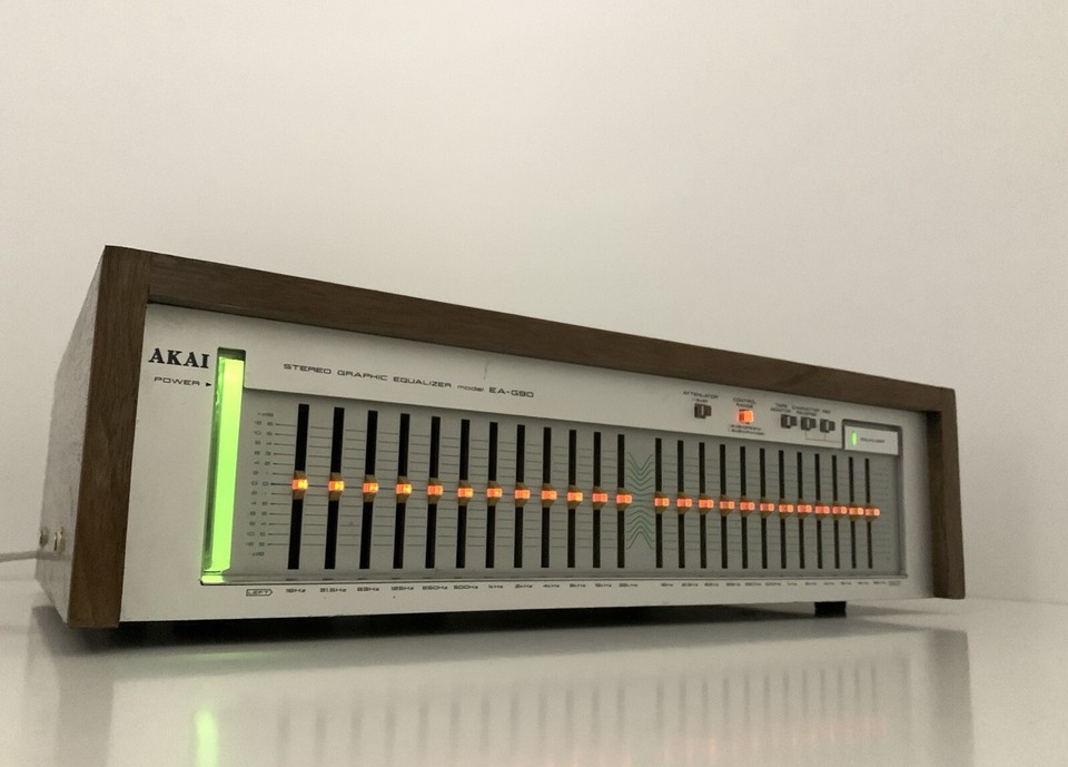 AKAI EA G90 Stereo Graphic Equalizer Rare Wood LED 2 Color Vintage WORK ...