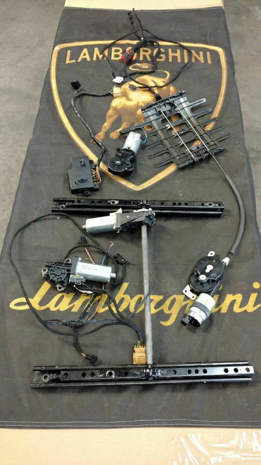 LAMBORGHINI GALLARDO LP560 INTERIOR SEAT TRACK ASSEMBLY COMPLETE OEM | eBay