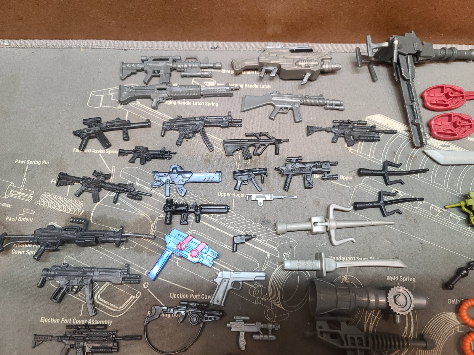 LOT OF 90 Vintage Action Figure STAR WARS, GI Guns Missiles Weapons 80s ...