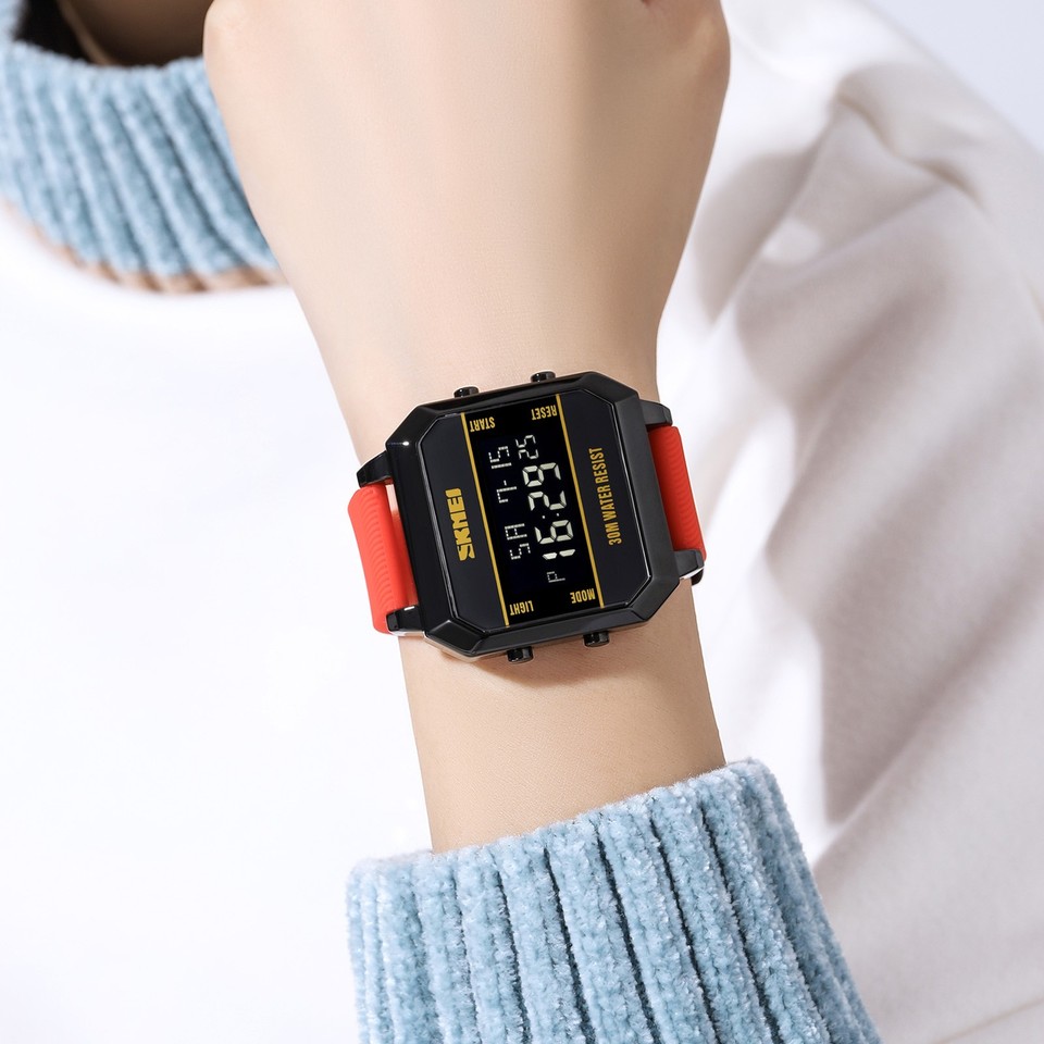 Digital Watch 30M WR Backlight Stopwatch Dual Alarm Countdown Red 7J9V ...