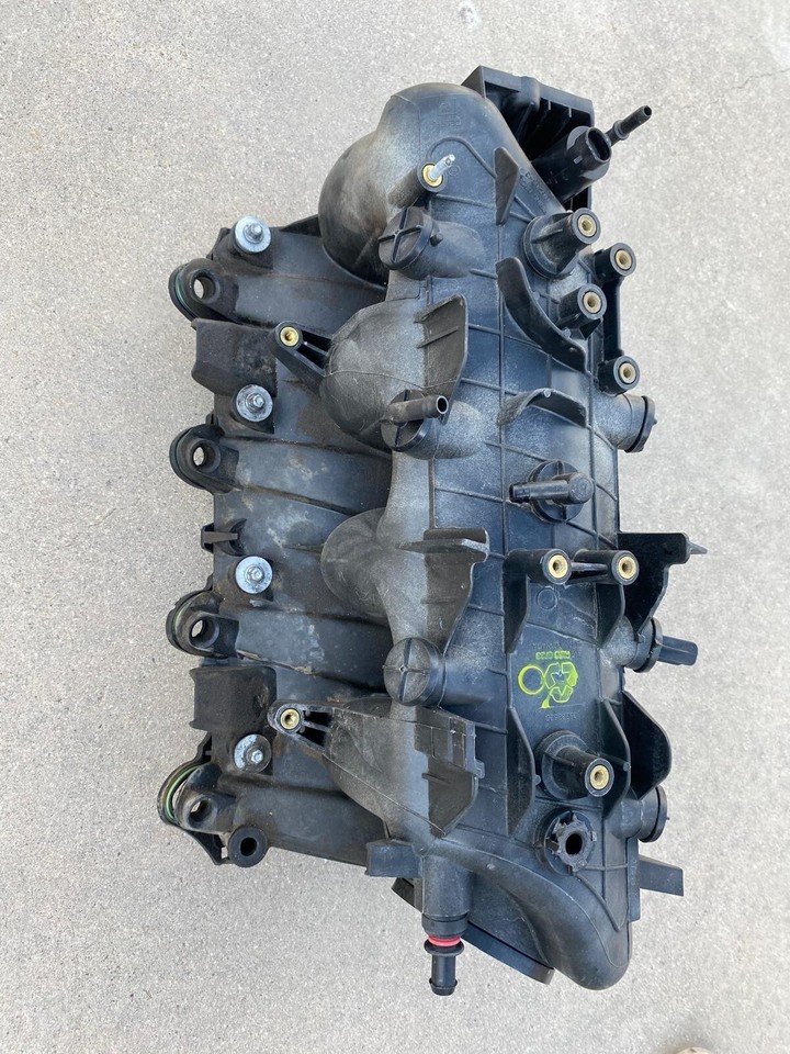 2001-2002 Chevrolet Tahoe Engine Intake Manifold P/N 25328620 OEM ...