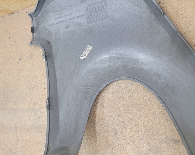 1 Genuine OEM Range Rover Evoque Lr026328 Rear Right Tow Eye Bumper ...