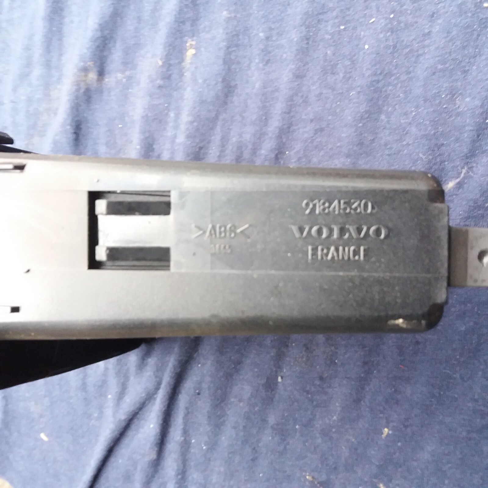 Volvo S60 V70 XC70 HU-603, HU-803 radio Side Compartment 9184530 | eBay