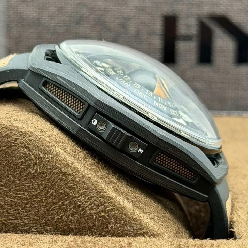 HYT Moon Runner Desert Carbon Titanium H02984-A Watch Limited edition ...