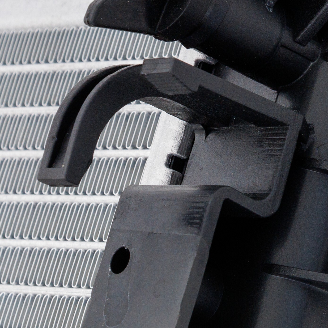 Radiators 214106MA1A plastic tank for 2017-2021 Nissan Rogue Sport S ...