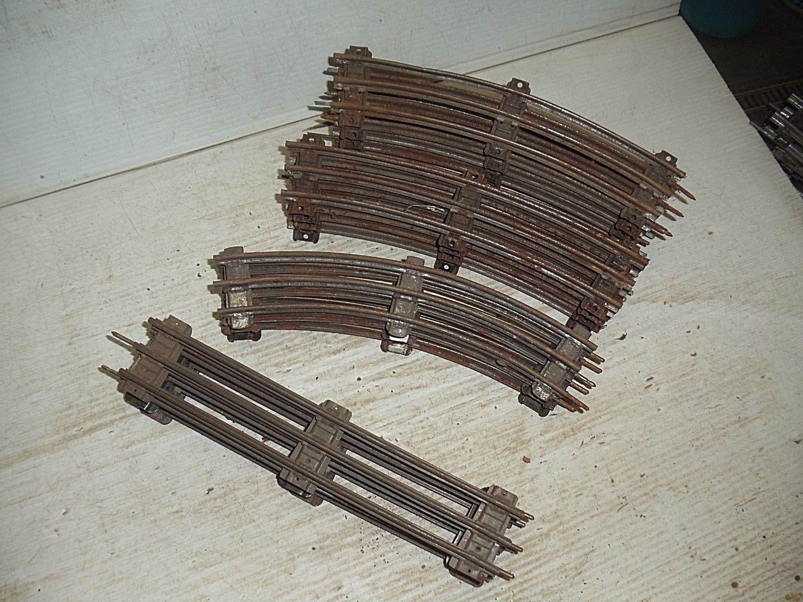OLD VINTAGE O27 O GAUGE BANKED TRAIN TRACK LOT OF 12 CURVE & 3 STRAIGHT ...