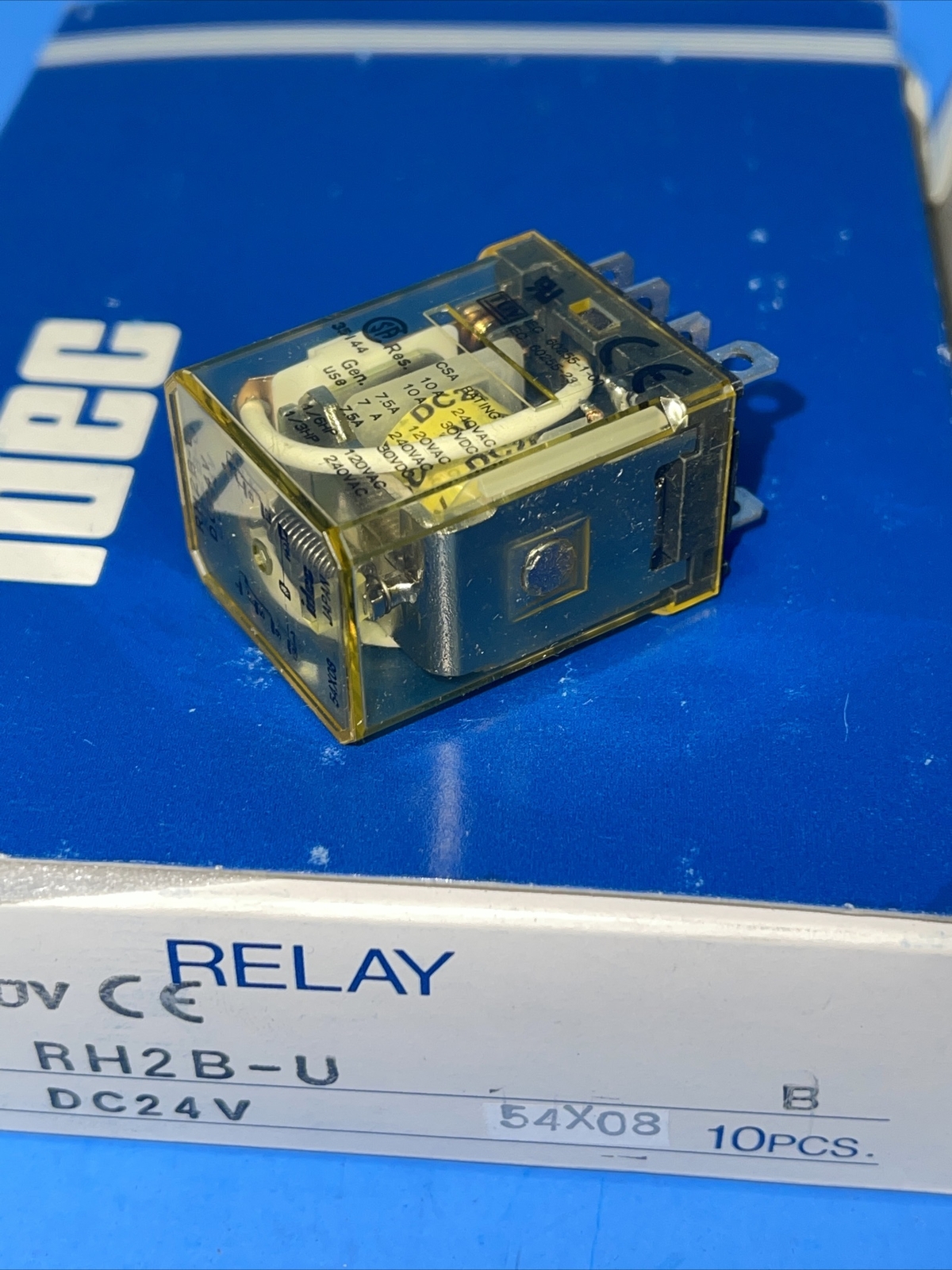 IDEC Rh2b-u General Use Dc24v Relay 26y39a With Base for sale online | eBay