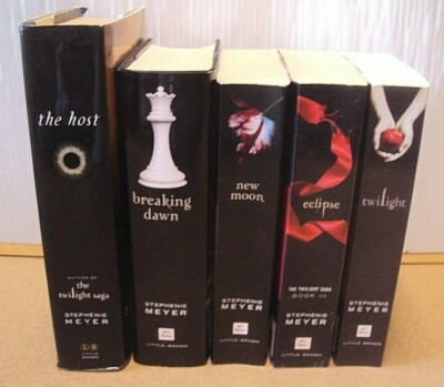 Lot 5 TWILIGHT Saga Complete New Moon..Set 4 HC/PB Book+The Host ...