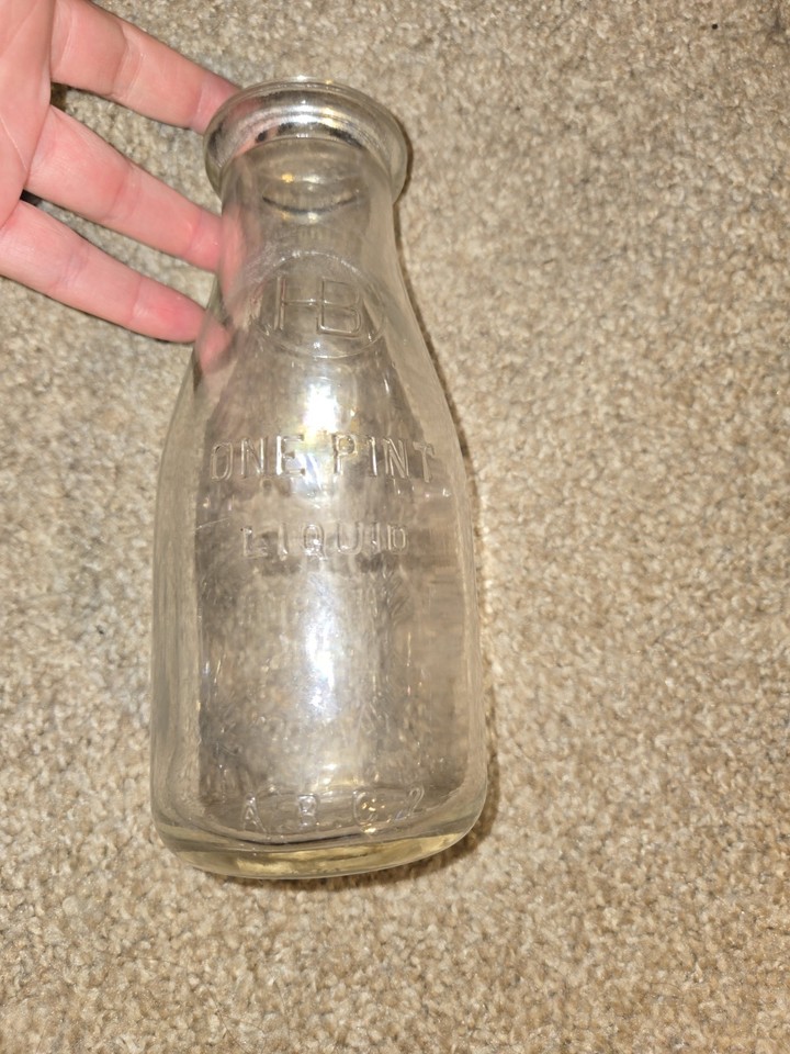 Vintage Bound Brook NJ Milk Bottle Pint Maple Lawn Dairy Helfrich | eBay