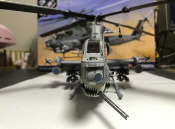 Academy 12127 1:35 Scale US Marine Corps AH-1Z Shark Mouth Helicopter ...