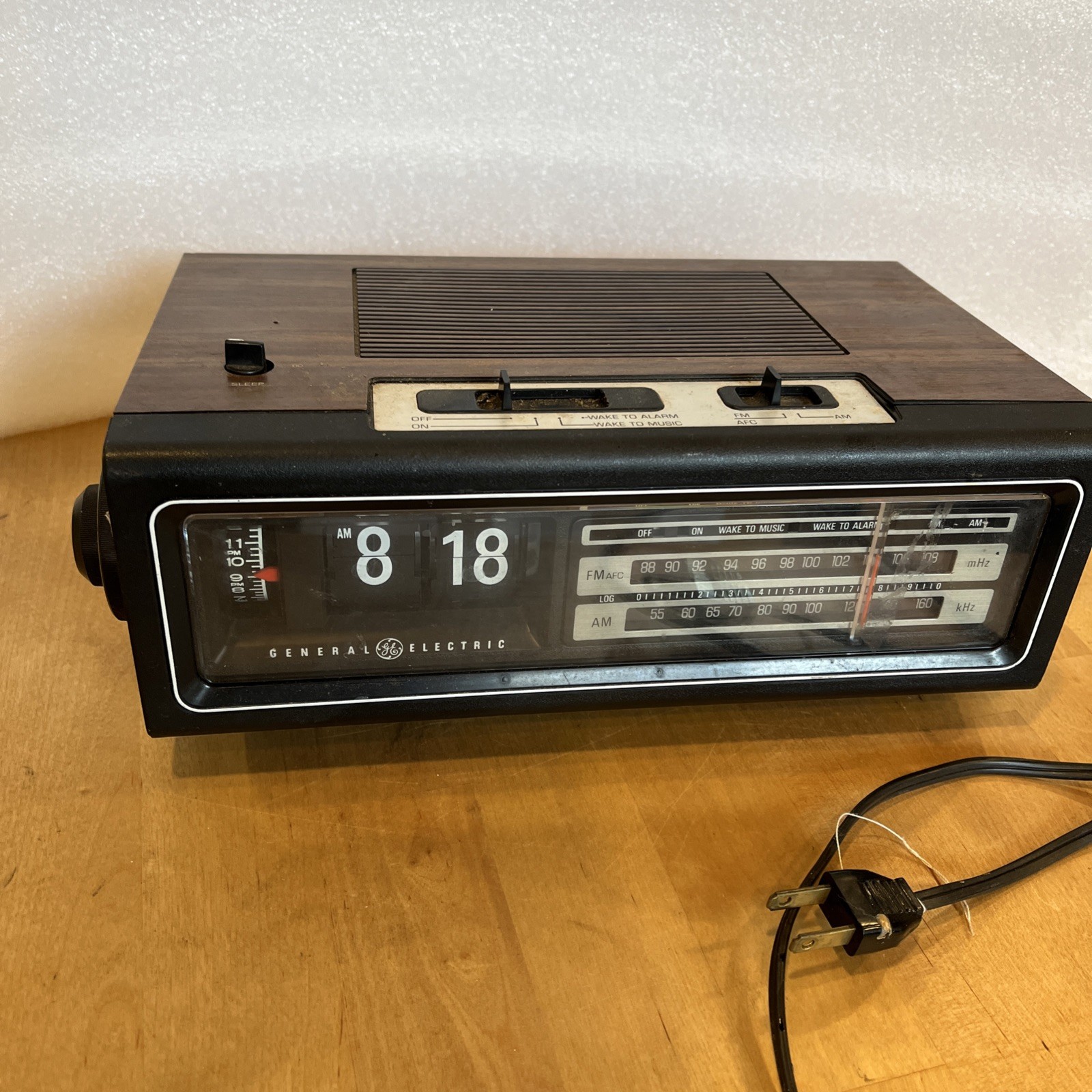 Vintage 1984 General Electric Flip Clock Radio Alarm Clock 7-4310F | eBay
