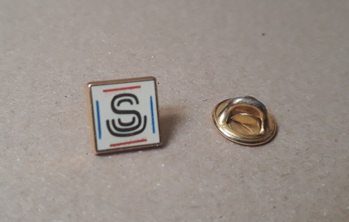 pin's politique / logo Sénat (version dorée signé Sénat Béraudy ...