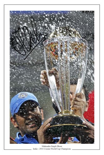 MAHENDRA SINGH DHONI INDIA 2011 WORLD CUP SIGNED PHOTO PRINT AUTOGRAPH ...