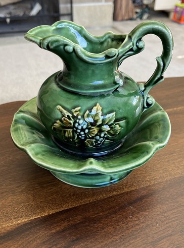 VINTAGE Green PITCHER AND ATTACHED BOWL Grape vine Unbranded | eBay