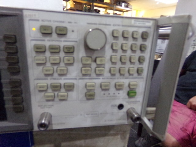 HP 8752A Network Analyzer 300kHz- 3GHz OPT. 003 * For Parts. Dim ...