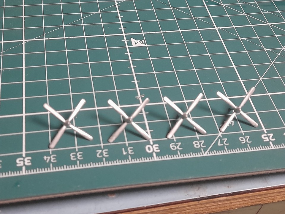 4x Long Propellers Props Aeroplane 4 Blade Model Kit Spare 1:200 1:144 ...