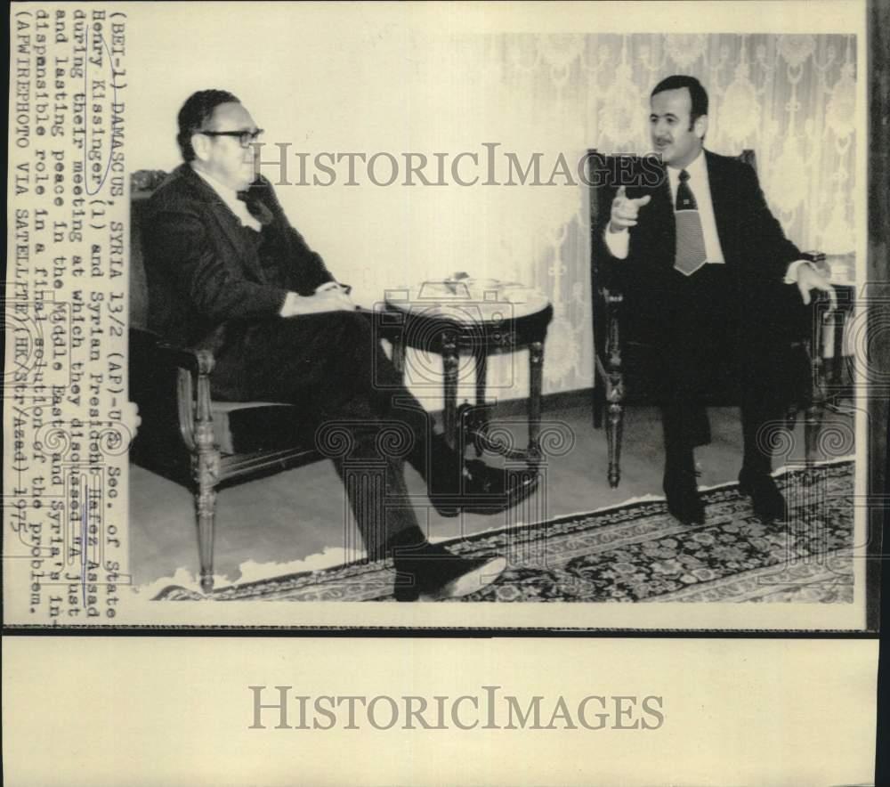 1975 Press Photo Henry Kissinger and Hafez Assad meet in Damascus ...