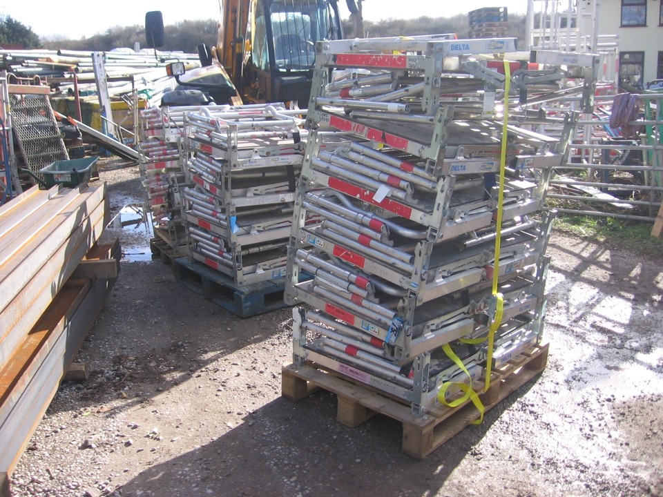 DELTA DECK POP UP PODIUM WORK PLATFORM, FOLDS FLAT, CHOICE OF 12 ...