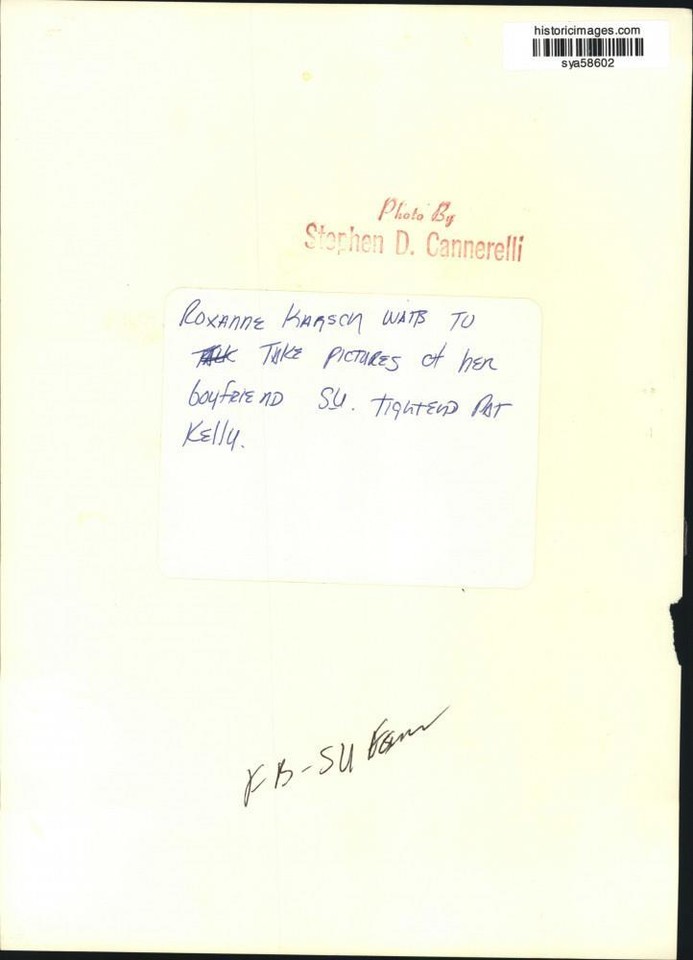 Press Photo Roxanne Karson takes pictures of Pat Kelly, Syracuse ...