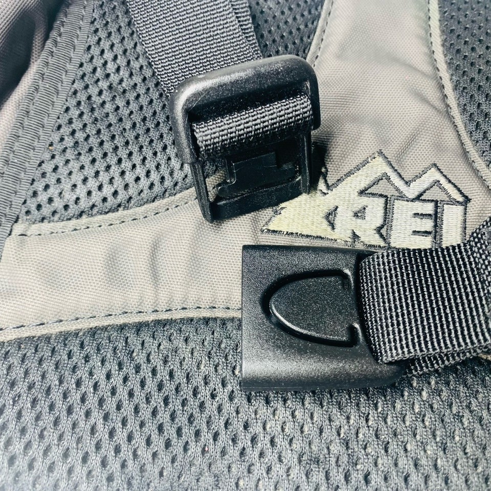 REI Co-op Black Ruckpack Sling Waist Fanny Pack Hiking Adjustable Strap ...