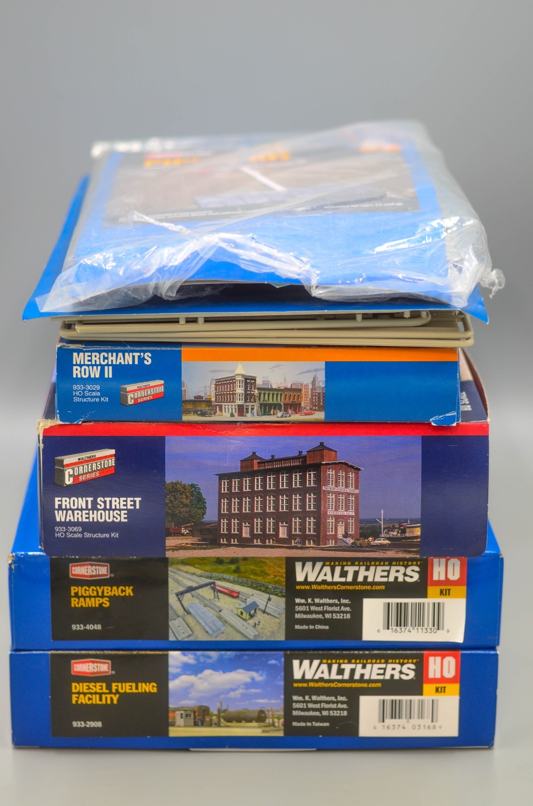 Walthers 1:87 Front Street, Ramps, Warehouse Fueling, Piping (6-Models ...