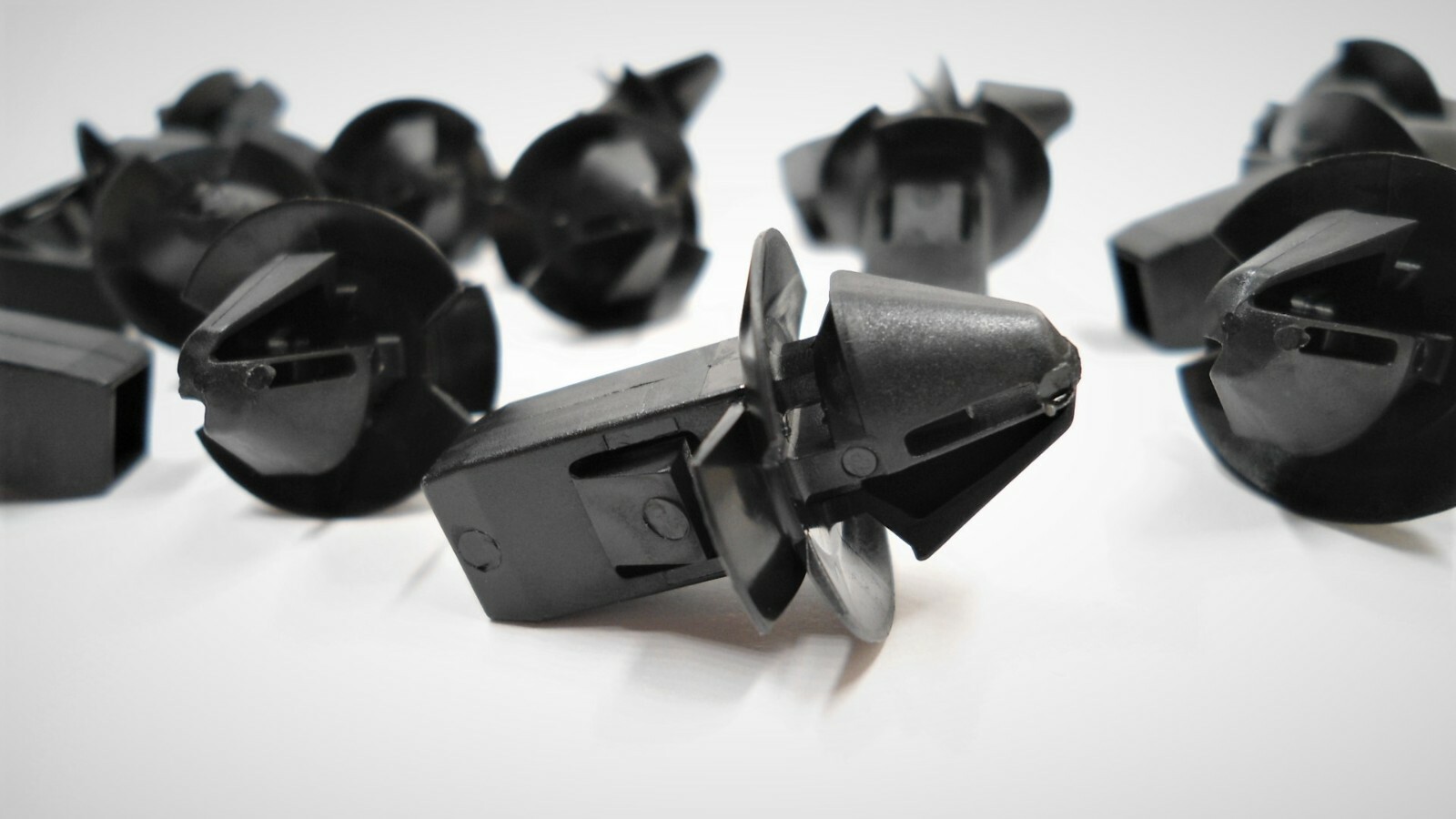 15 NEW GRILLE CLIPS! 68213168AA FOR MOPAR DODGE RAM 1500 2500 3500 4500 ...