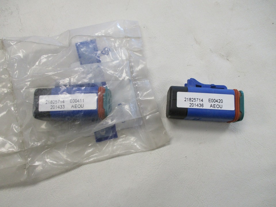 VOLVO PENTA EVC DIESEL ENGINE TERMINAL END PAIR OF (2) BLUE 21825714 ...