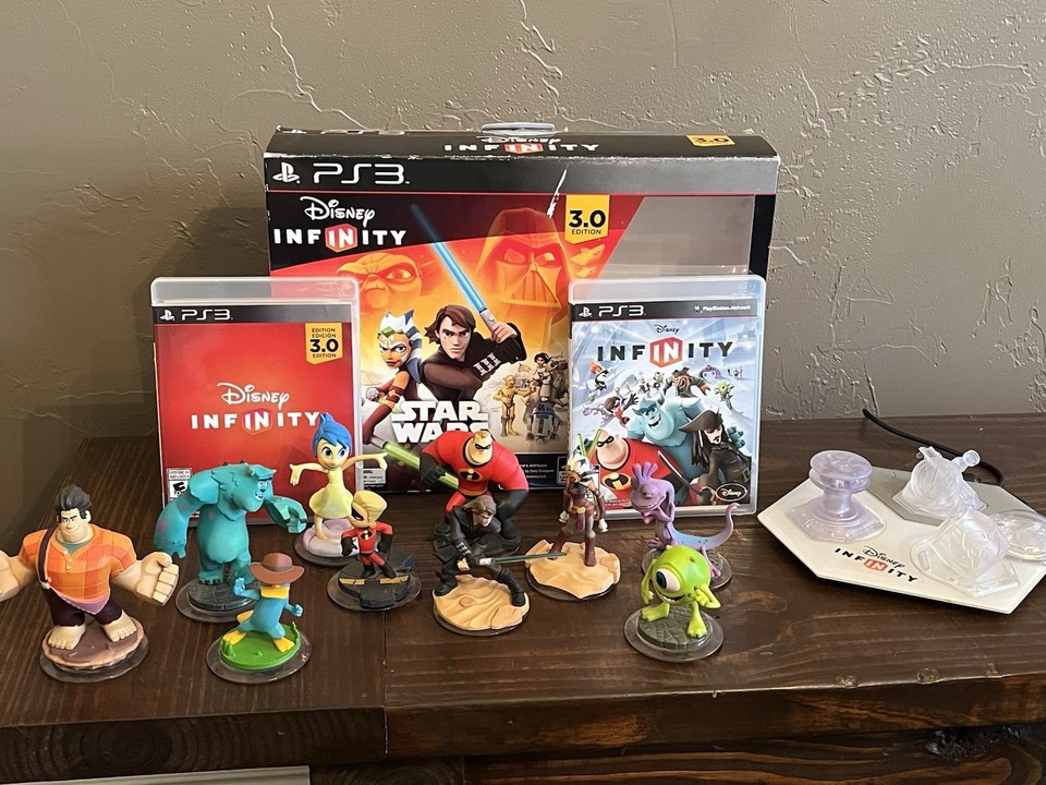 Disney Infinity Disc And Disney Infinity 3.0 With 10 Characters And ...