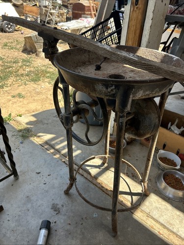 VINTAGE CAST IRON BLACKSMITH COAL FORGE WITH HANDLE | eBay