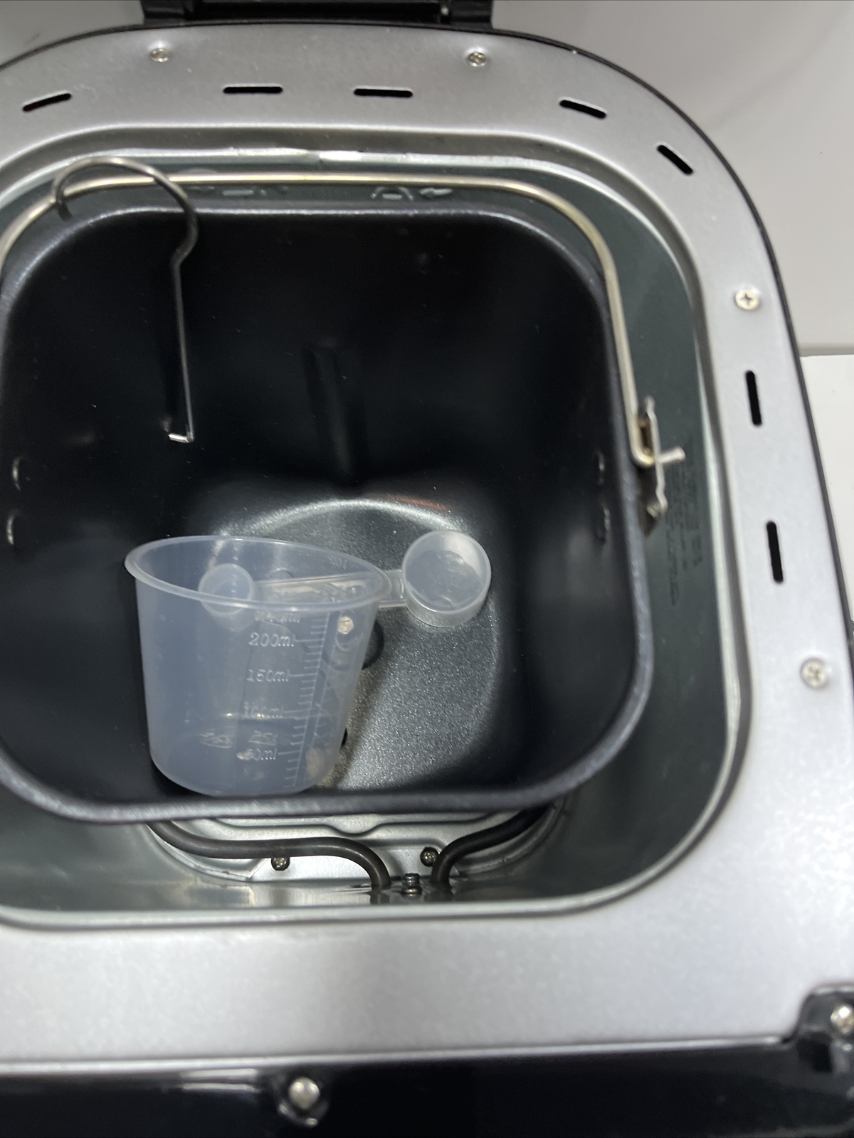 Elite Gourmet Maxi-Matic EBM8103B Programmable Bread Maker Machine 3 ...