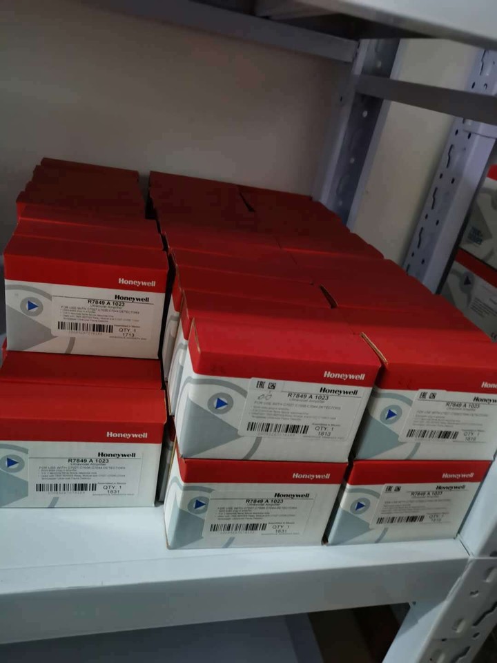 Honeywell RM7898 A 1000 RM7898A1000 Burner Control New & Genuine ...