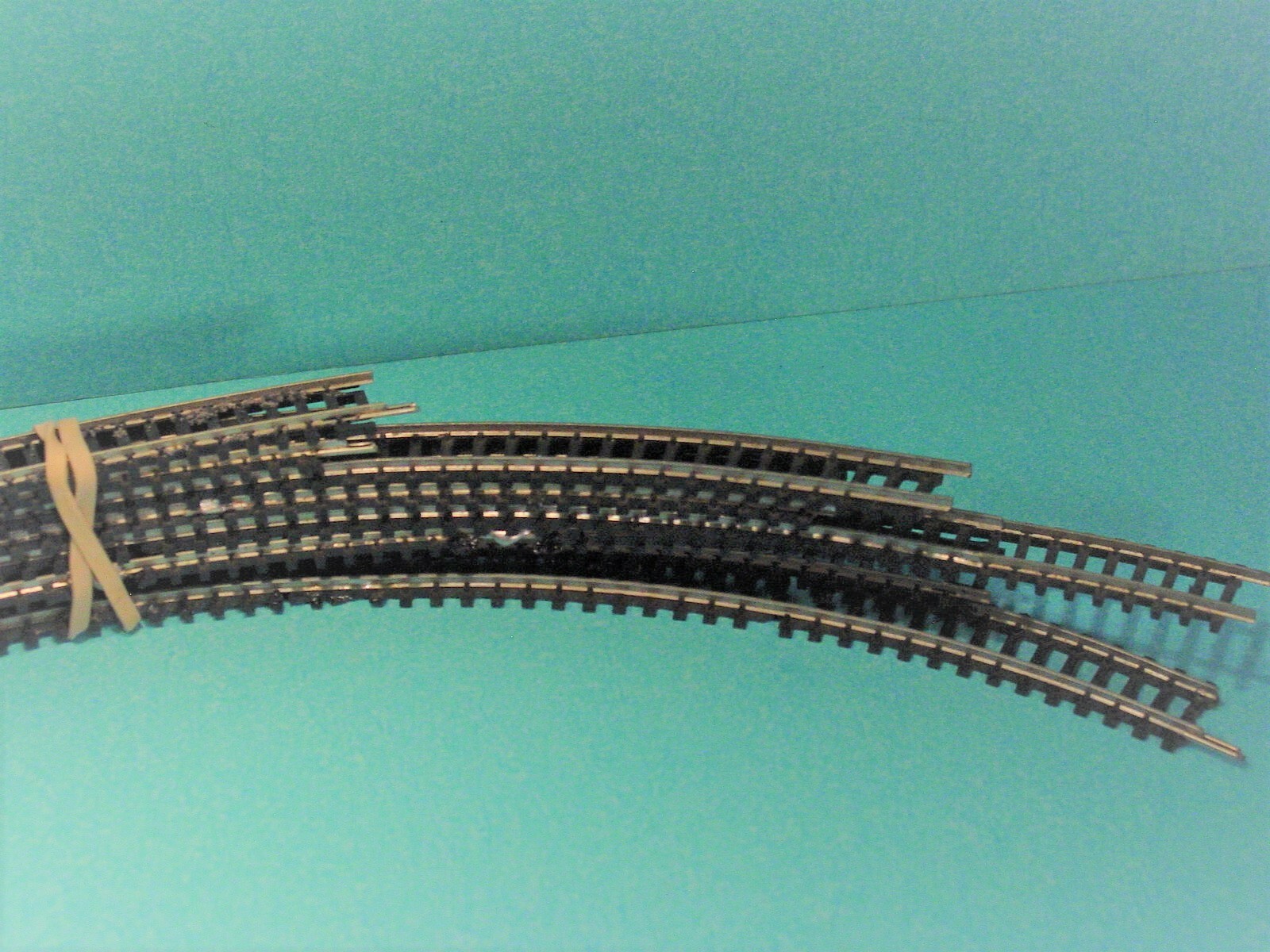 N Scale Track 8 pieces of 5" - 12" Curved Track | eBay