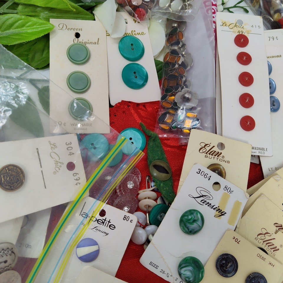 Huge Wholesale Lot of Old Vintage - Carded N Loose BUTTONS Metal ...
