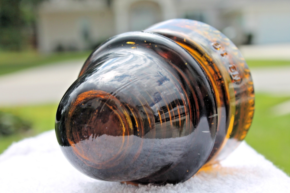 CD 162 HEMINGRAY No 19 WHISKEY AMBER HALF INCH ROUND BUBBLE SDP GLASS ...