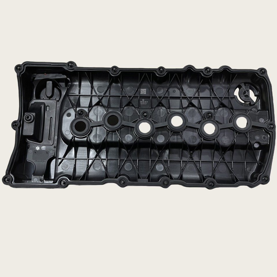 03H103429D OEM Engine Valve Cover For Audi Q7 CC Passat Touareg Cayenne ...