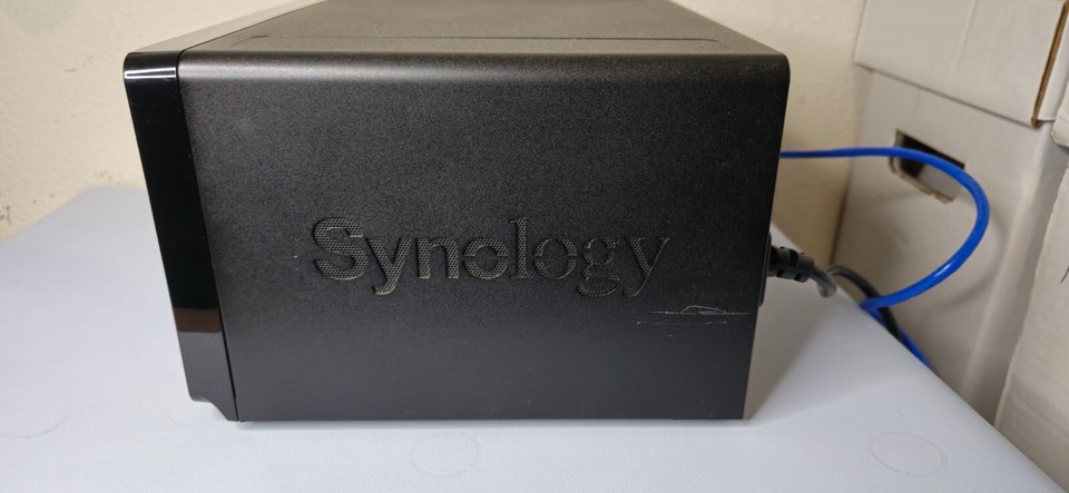 Synology DiskStation DS1511+ with additional DX510 shelf and WD 2TB Pro ...