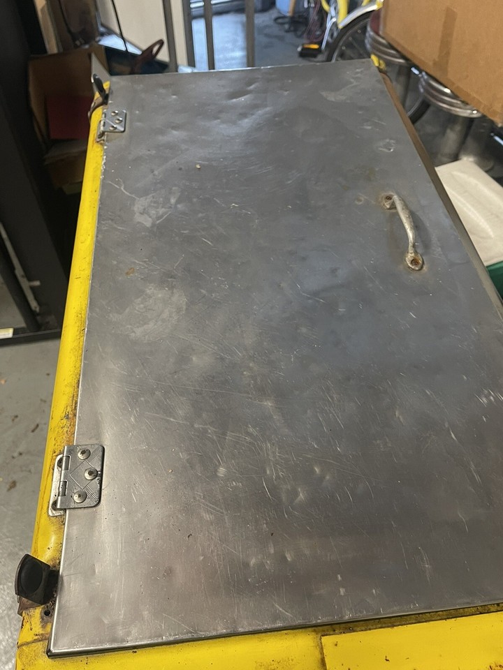 VINTAGE IDEAL 55 SLIDER RC COLA COOLER BOX | eBay