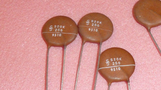 NEW 5PCS S20K250 VARISTOR 390V 8KA DISC 20MM MICA CERAMIC DISC ...