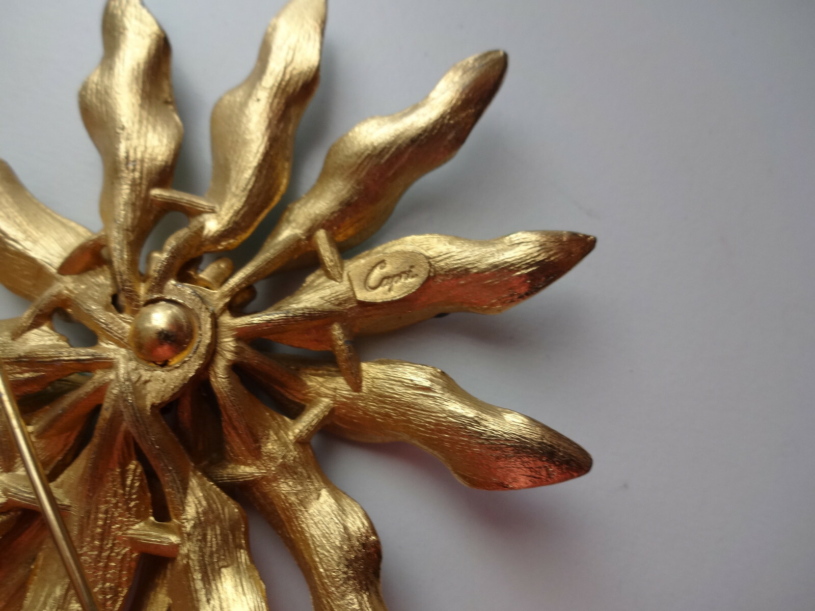 CAPRI Rhinestone Green Enamel Pot Metal Flower Christmas Poinsetia Pin ...