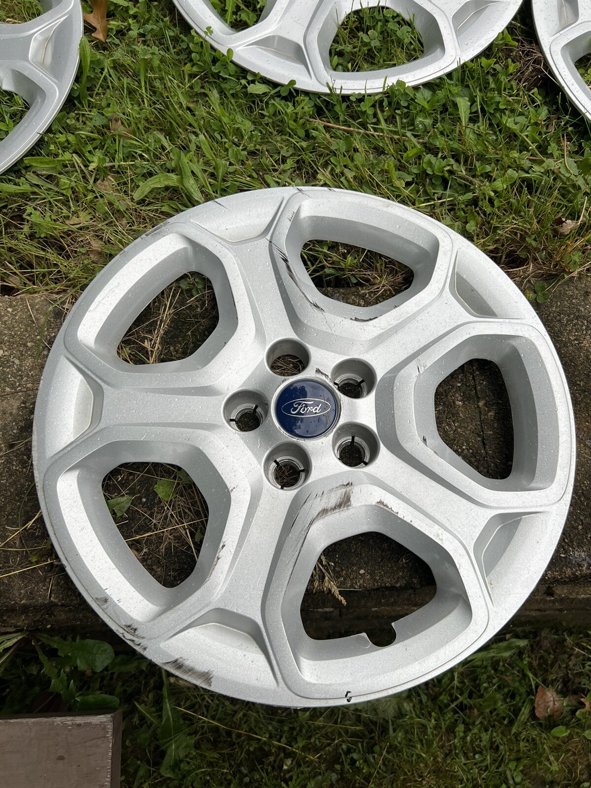 scratches 2017 2018 2019 FORD ESCAPE 17'' oem used wheel cover hub cap ...