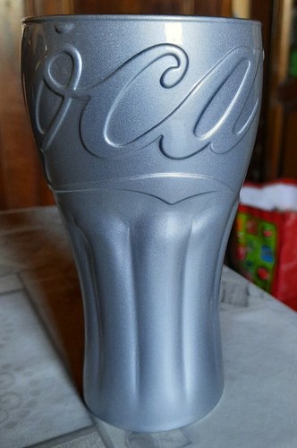 1 VERRE Gris relief COCA COLA Nouvelle collection, Neuf, C'est Dernier ...