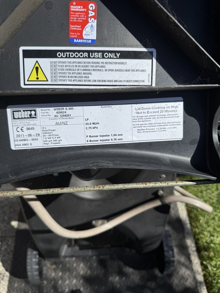 Weber Family Q 305 BBQ - hardly used | eBay Australia