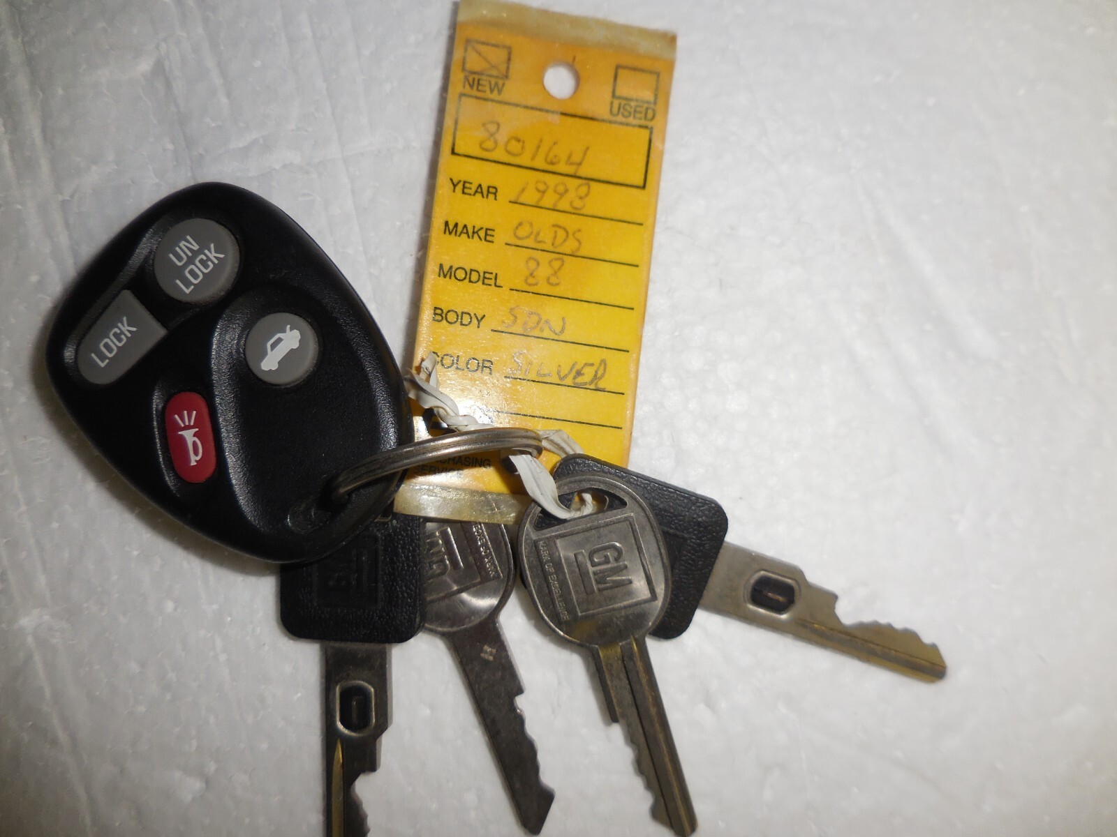 Set of 4 GM KEYS with Chip & FOB~ Ignition/Trunk Vintage OLDS 88 AS ...