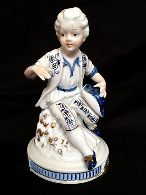 antique porcelaine figurine fine bone china : Lady with hat . Marked ...