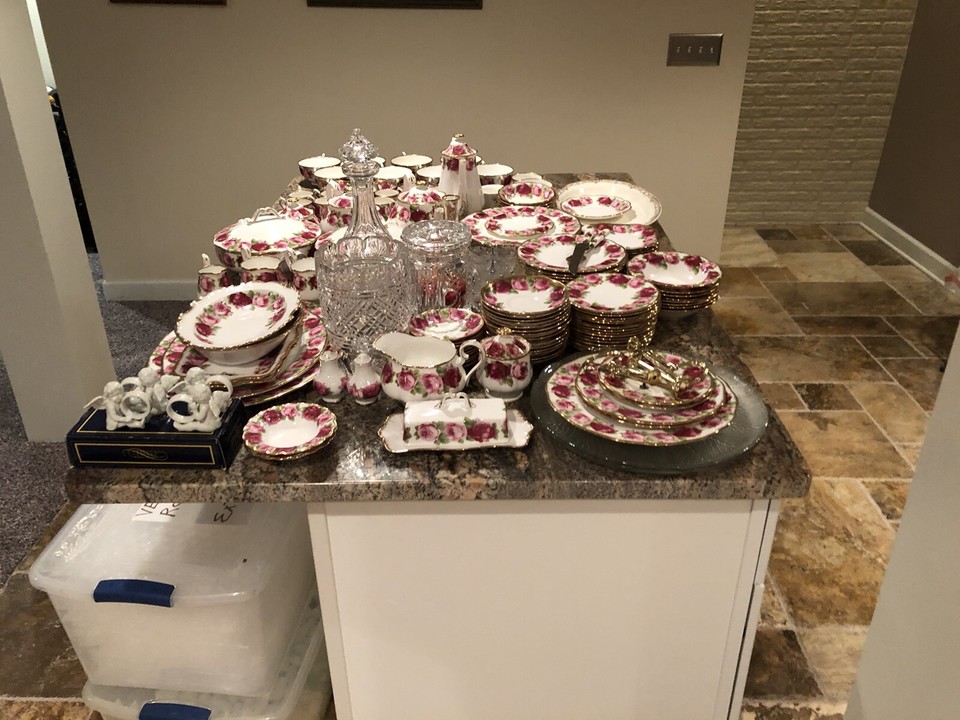 113 Pieces Royal Albert Dinner Set Complete Perfect Condition No Cracks ...