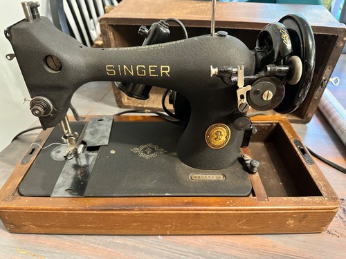 Vintage 1952 Singer Model 15-91 Sewing Machine with Case, Pedal and a ...